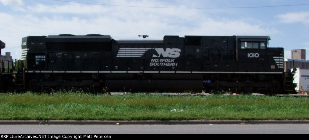 NS 1010